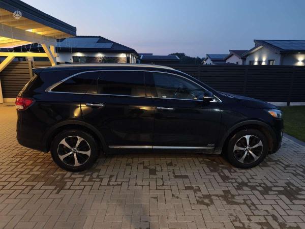 Black Kia Sorento 2016 in Klaipeda, with an engine capacity of 2.00 L and mileage of 105 thousand km for 5500 €, photo 9 on AUTOMOTO.COM.LV