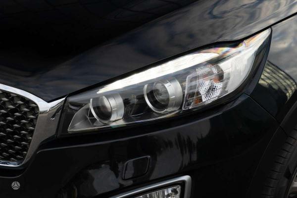 Kia Sorento 2016 in Vilnius on AUTOMOTO.COM.LV Black Kia Sorento 2016 in Vilnius, with an engine capacity of 2.20 L and mileage of 153 thousand km for 16200 €, photo 11 on AUTOMOTO.COM.LV