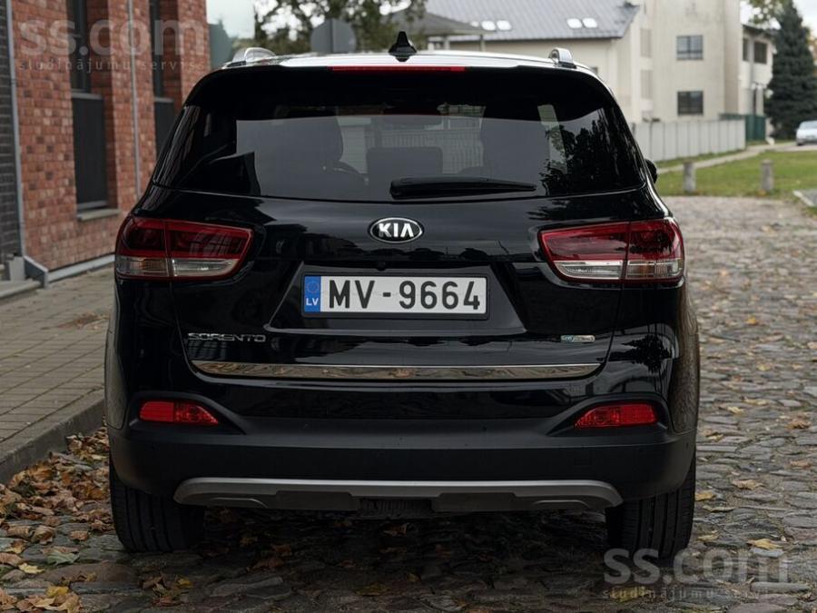 Melns Kia Sorento 2016 Rīga, ar dzinēja tilpumu 2.20 L un nobraukumu 187 tūkst. km par 16599 €, foto 7 vietnē AUTOMOTO.COM.LV