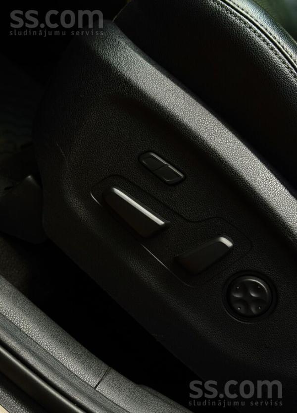 Kia Sorento 2016 Rīga vietnē Melns Kia Sorento 2016 Rīga, ar dzinēja tilpumu 2.20 L un nobraukumu 187 tūkst. km par 16599 €, foto 11 vietnē AUTOMOTO.COM.LV