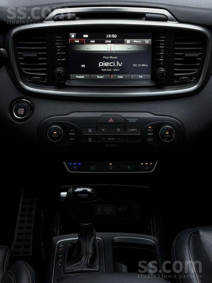 Melns Kia Sorento 2016 Rīga, ar dzinēja tilpumu 2.20 L un nobraukumu 187 tūkst. km par 16599 €, foto 16 vietnē AUTOMOTO.COM.LV