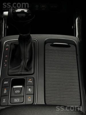 Melns Kia Sorento 2016 Rīga, ar dzinēja tilpumu 2.20 L un nobraukumu 187 tūkst. km par 16599 €, foto 18 vietnē AUTOMOTO.COM.LV