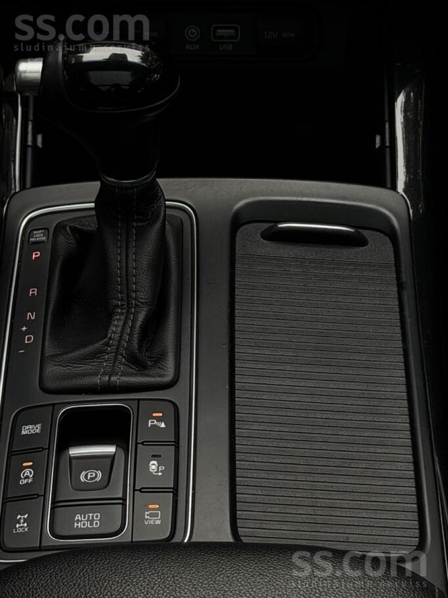 Melns Kia Sorento 2016 Rīga, ar dzinēja tilpumu 2.20 L un nobraukumu 187 tūkst. km par 16599 €, foto 18 vietnē AUTOMOTO.COM.LV