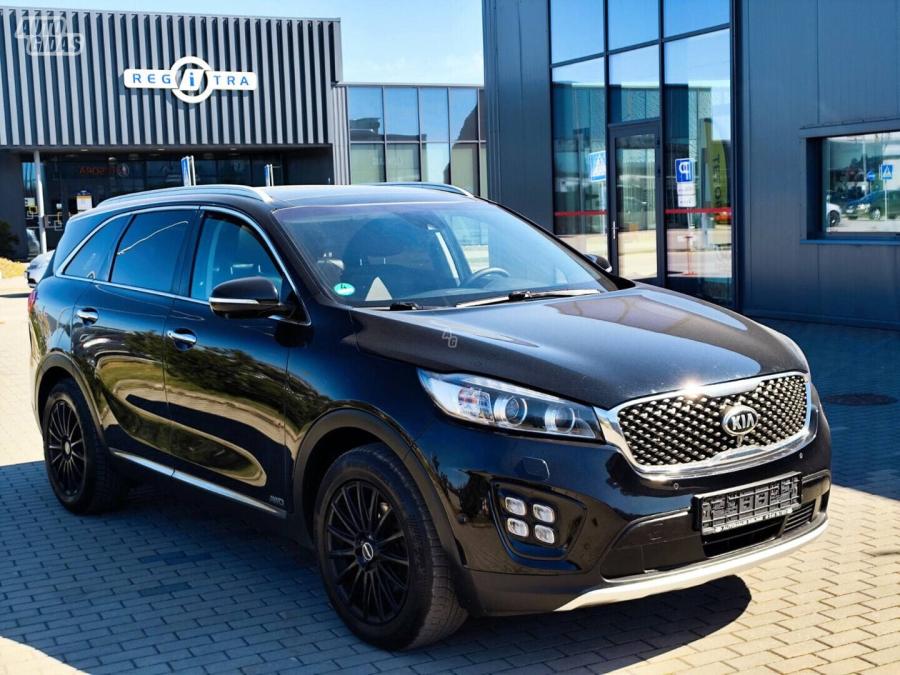 Black Kia Sorento 2017 in Siauliai, with an engine capacity of 2.20 L and mileage of 259 thousand km for 14900 €, photo 1 on AUTOMOTO.COM.LV