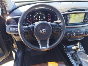 Black Kia Sorento 2017 in Siauliai, with an engine capacity of 2.20 L and mileage of 259 thousand km for 14900 €, photo 15 on AUTOMOTO.COM.LV