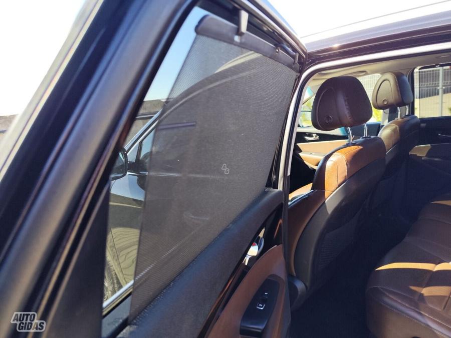 Black Kia Sorento 2017 in Siauliai, with an engine capacity of 2.20 L and mileage of 259 thousand km for 14900 €, photo 22 on AUTOMOTO.COM.LV