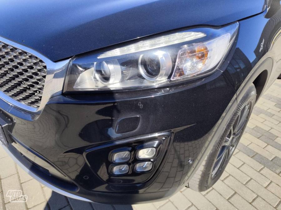 Black Kia Sorento 2017 in Siauliai, with an engine capacity of 2.20 L and mileage of 259 thousand km for 14900 €, photo 25 on AUTOMOTO.COM.LV