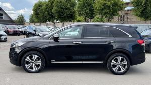 Black Kia Sorento 2017 in Telschi, with an engine capacity of 2.20 L and mileage of 157 thousand km for 17300 €, photo 5 on AUTOMOTO.COM.LV