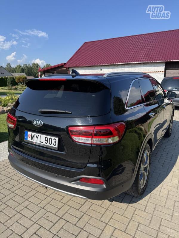 Black Kia Sorento 2017 in Silute, with an engine capacity of 2.20 L and mileage of 268 thousand km for 15650 €, photo 10 on AUTOMOTO.COM.LV