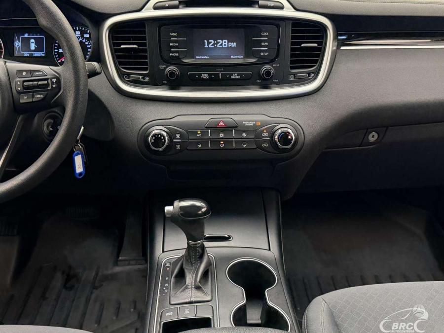 Melns Kia Sorento 2017 Viļņa, ar dzinēja tilpumu 3.34 L un nobraukumu 223 tūkst. km par 8900 €, foto 17 vietnē AUTOMOTO.COM.LV