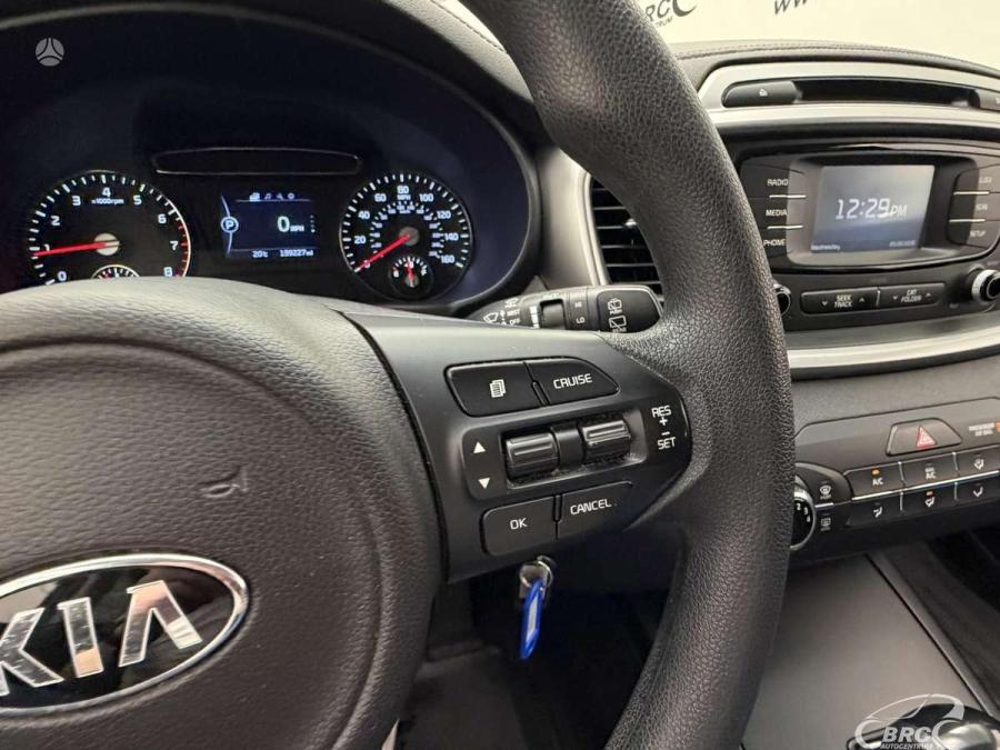Melns Kia Sorento 2017 Viļņa, ar dzinēja tilpumu 3.34 L un nobraukumu 223 tūkst. km par 8900 €, foto 31 vietnē AUTOMOTO.COM.LV
