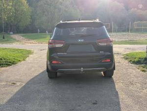 Black Kia Sorento 2017 in Kaunas, with an engine capacity of 2.20 L and mileage of 186 thousand km for 15300 €, photo 7 on AUTOMOTO.COM.LV