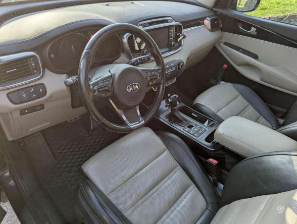 Melns Kia Sorento 2017 Kauņa, ar dzinēja tilpumu 2.20 L un nobraukumu 186 tūkst. km par 15300 €, foto 9 vietnē AUTOMOTO.COM.LV