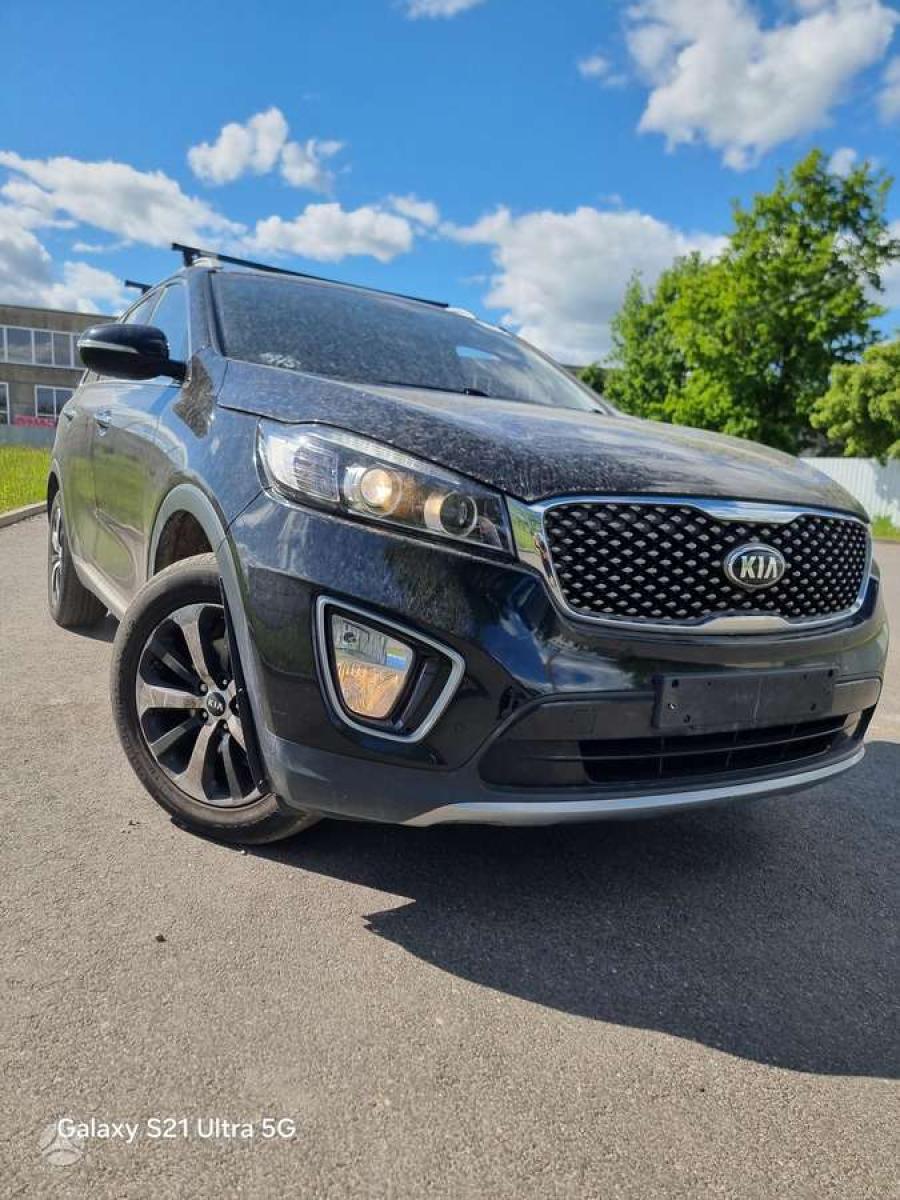 Black Kia Sorento 2017 in Jonava, with an engine capacity of 2.20 L and mileage of 166 thousand km for 4999 €, photo 4 on AUTOMOTO.COM.LV