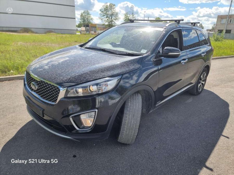 Black Kia Sorento 2017 in Jonava, with an engine capacity of 2.20 L and mileage of 166 thousand km for 4999 €, photo 7 on AUTOMOTO.COM.LV