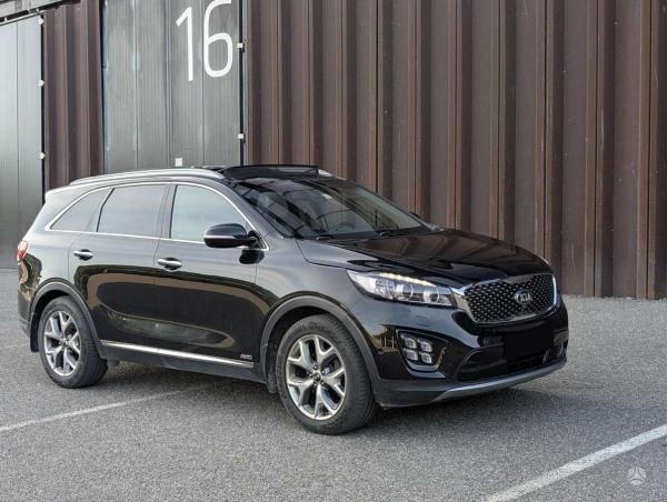 Black Kia Sorento 2017 in Kaunas, with an engine capacity of 2.20 L and mileage of 188 thousand km for 14800 €, photo 2 on AUTOMOTO.COM.LV