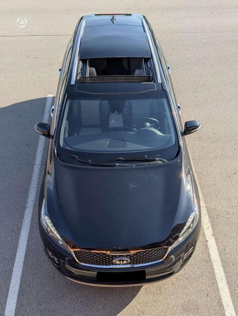 Black Kia Sorento 2017 in Kaunas, with an engine capacity of 2.20 L and mileage of 188 thousand km for 14800 €, photo 8 on AUTOMOTO.COM.LV