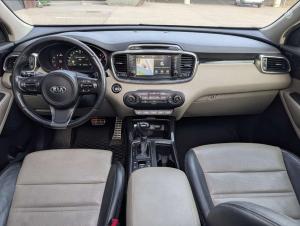 Black Kia Sorento 2017 in Kaunas, with an engine capacity of 2.20 L and mileage of 188 thousand km for 14800 €, photo 10 on AUTOMOTO.COM.LV