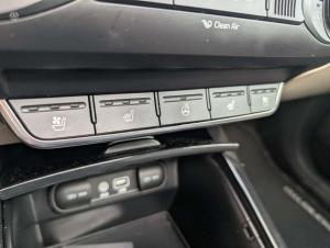 Black Kia Sorento 2017 in Kaunas, with an engine capacity of 2.20 L and mileage of 188 thousand km for 14800 €, photo 16 on AUTOMOTO.COM.LV