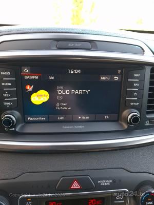Black Kia Sorento 2018 in Viljandi, with an engine capacity of 2.20 L and mileage of 162 thousand km for 20500 €, photo 13 on AUTOMOTO.COM.LV