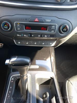 Black Kia Sorento 2018 in Viljandi, with an engine capacity of 2.20 L and mileage of 162 thousand km for 20500 €, photo 15 on AUTOMOTO.COM.LV