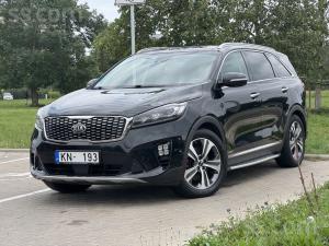 Black Kia Sorento 2018 in Riga, with an engine capacity of 2.20 L and mileage of 158 thousand km for 20800 €, photo 3 on AUTOMOTO.COM.LV