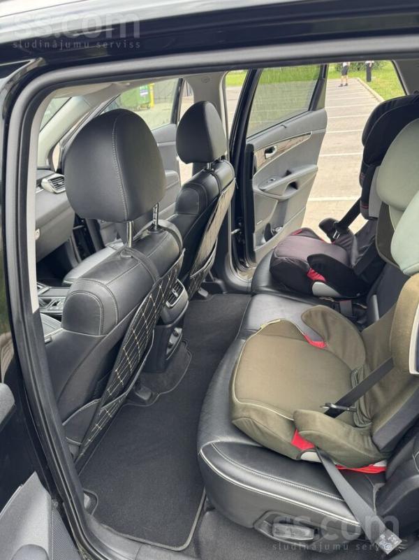 Black Kia Sorento 2018 in Riga, with an engine capacity of 2.20 L and mileage of 158 thousand km for 20800 €, photo 4 on AUTOMOTO.COM.LV