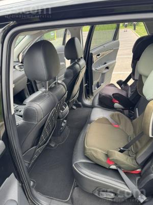 Black Kia Sorento 2018 in Riga, with an engine capacity of 2.20 L and mileage of 158 thousand km for 20800 €, photo 5 on AUTOMOTO.COM.LV