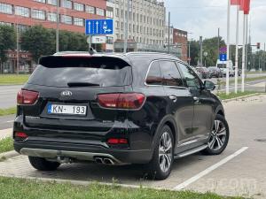 Black Kia Sorento 2018 in Riga, with an engine capacity of 2.20 L and mileage of 158 thousand km for 20800 €, photo 9 on AUTOMOTO.COM.LV