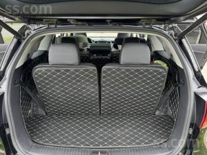Black Kia Sorento 2018 in Riga, with an engine capacity of 2.20 L and mileage of 158 thousand km for 20800 €, photo 15 on AUTOMOTO.COM.LV