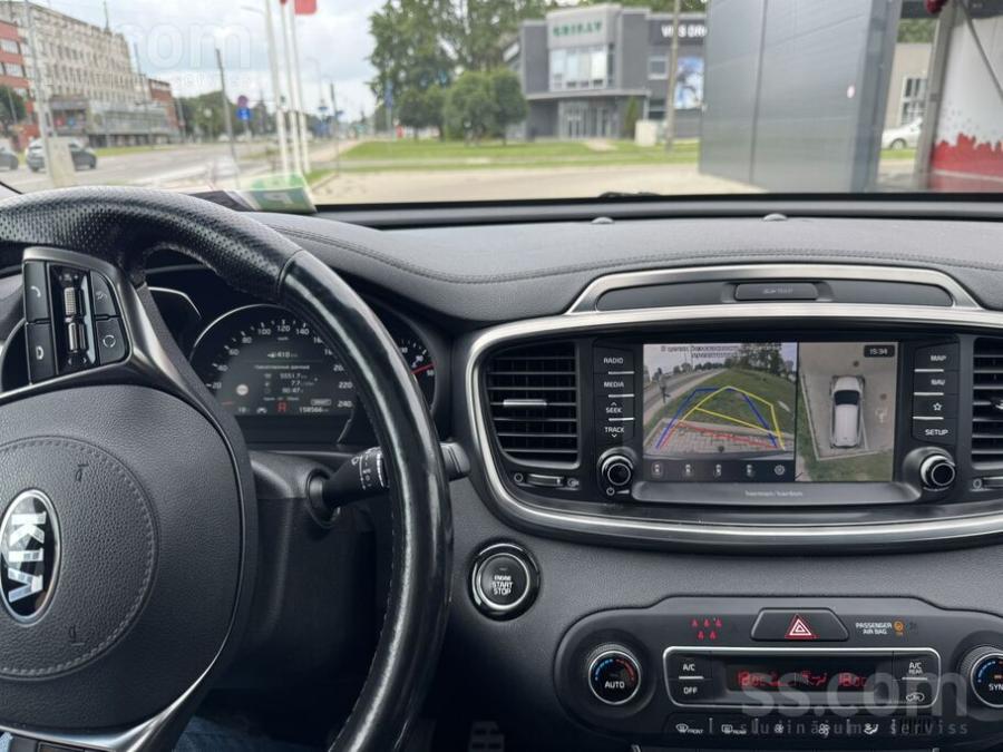 Black Kia Sorento 2018 in Riga, with an engine capacity of 2.20 L and mileage of 158 thousand km for 20800 €, photo 17 on AUTOMOTO.COM.LV
