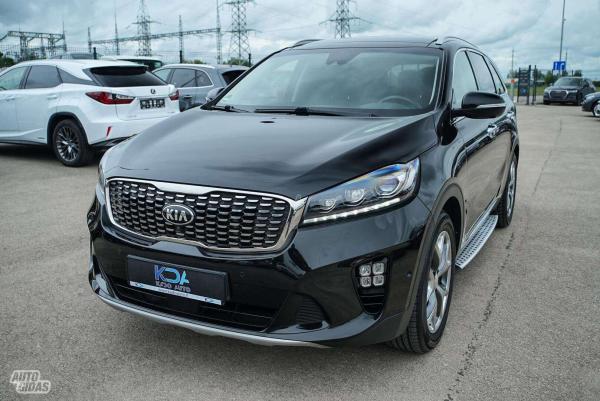 Black Kia Sorento 2018 in Kaunas, with an engine capacity of 2.20 L and mileage of 105 thousand km for 21350 €, photo 4 on AUTOMOTO.COM.LV