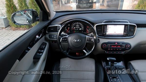 Black Kia Sorento 2018 in Tallinn, with an engine capacity of 2.20 L and mileage of 154 thousand km for 17990 €, photo 4 on AUTOMOTO.COM.LV