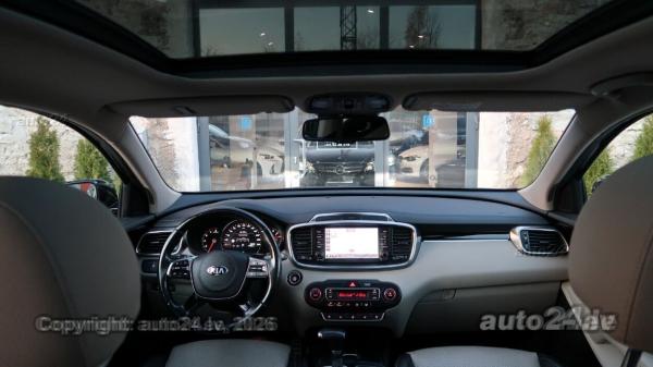Black Kia Sorento 2018 in Tallinn, with an engine capacity of 2.20 L and mileage of 154 thousand km for 17990 €, photo 6 on AUTOMOTO.COM.LV