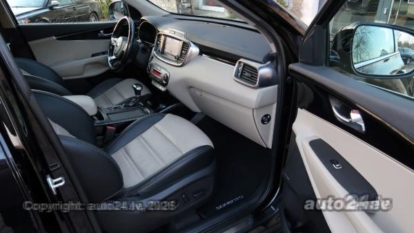 Black Kia Sorento 2018 in Tallinn, with an engine capacity of 2.20 L and mileage of 154 thousand km for 17990 €, photo 7 on AUTOMOTO.COM.LV