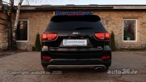 Black Kia Sorento 2018 in Tallinn, with an engine capacity of 2.20 L and mileage of 154 thousand km for 17990 €, photo 12 on AUTOMOTO.COM.LV