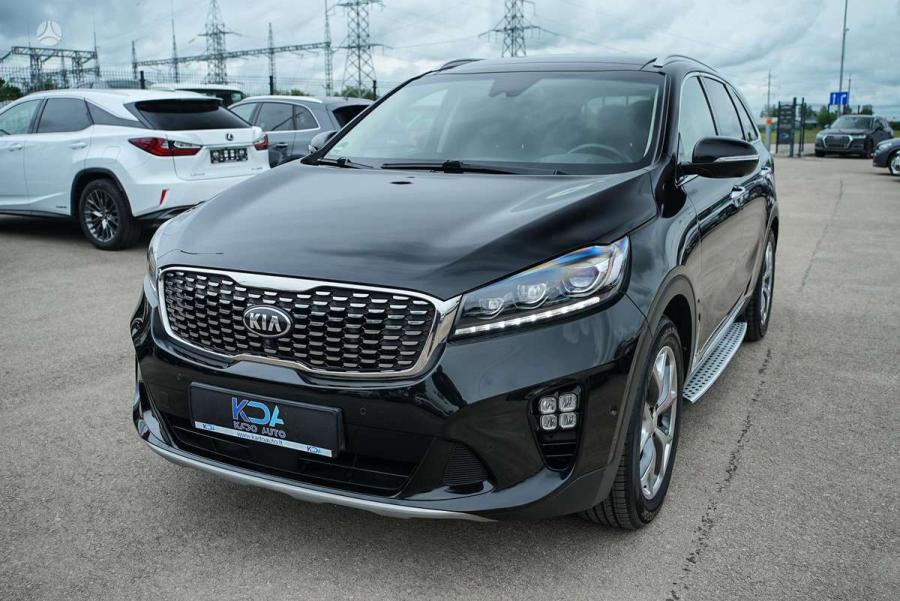 Black Kia Sorento 2018 in Marijampole, with an engine capacity of 2.20 L and mileage of 105 thousand km for 21250 €, photo 5 on AUTOMOTO.COM.LV