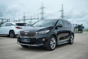 Black Kia Sorento 2018 in Marijampole, with an engine capacity of 2.20 L and mileage of 105 thousand km for 21250 €, photo 6 on AUTOMOTO.COM.LV
