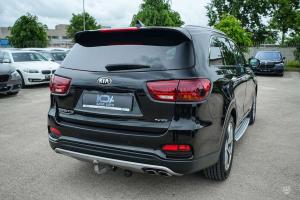 Black Kia Sorento 2018 in Marijampole, with an engine capacity of 2.20 L and mileage of 105 thousand km for 21250 €, photo 13 on AUTOMOTO.COM.LV