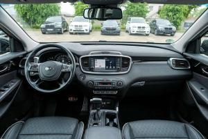 Black Kia Sorento 2018 in Marijampole, with an engine capacity of 2.20 L and mileage of 105 thousand km for 21250 €, photo 18 on AUTOMOTO.COM.LV