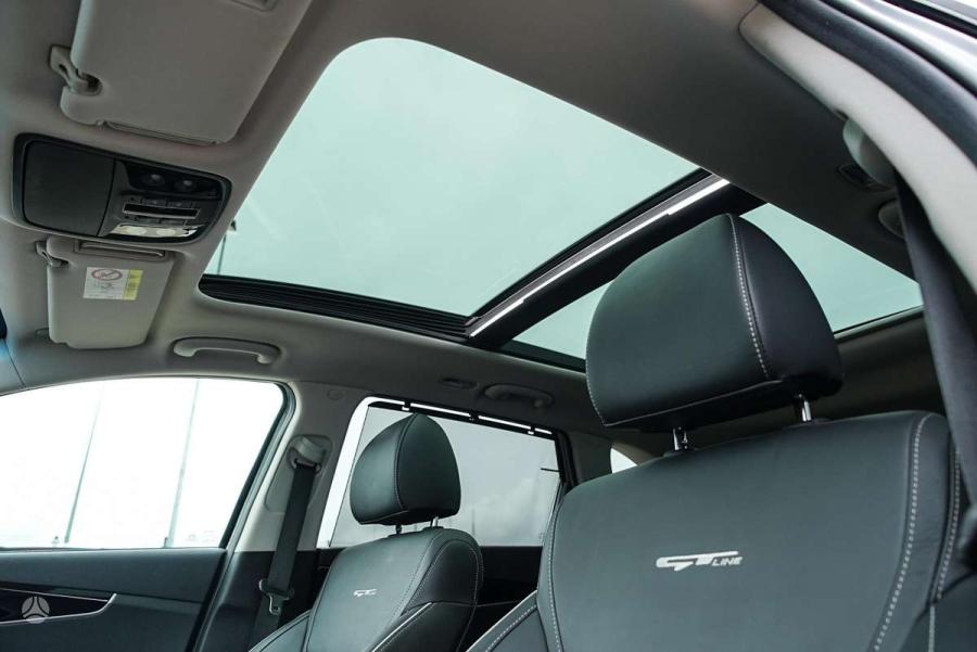 Black Kia Sorento 2018 in Marijampole, with an engine capacity of 2.20 L and mileage of 105 thousand km for 21250 €, photo 30 on AUTOMOTO.COM.LV