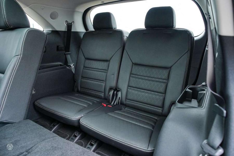 Black Kia Sorento 2018 in Marijampole, with an engine capacity of 2.20 L and mileage of 105 thousand km for 21250 €, photo 37 on AUTOMOTO.COM.LV