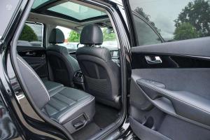 Black Kia Sorento 2018 in Marijampole, with an engine capacity of 2.20 L and mileage of 105 thousand km for 21250 €, photo 39 on AUTOMOTO.COM.LV