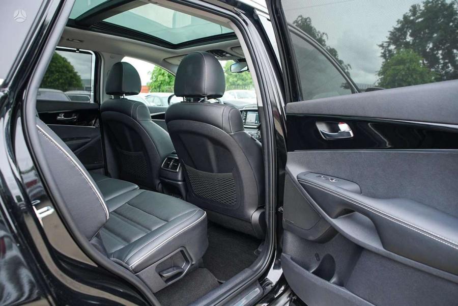 Black Kia Sorento 2018 in Marijampole, with an engine capacity of 2.20 L and mileage of 105 thousand km for 21250 €, photo 39 on AUTOMOTO.COM.LV