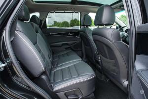 Black Kia Sorento 2018 in Marijampole, with an engine capacity of 2.20 L and mileage of 105 thousand km for 21250 €, photo 40 on AUTOMOTO.COM.LV