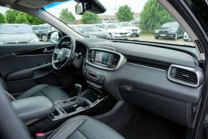 Black Kia Sorento 2018 in Marijampole, with an engine capacity of 2.20 L and mileage of 105 thousand km for 21250 €, photo 43 on AUTOMOTO.COM.LV