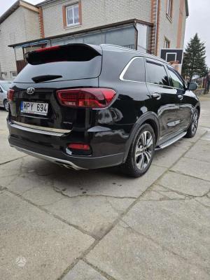 Melns Kia Sorento 2018 Mažeikiai, ar dzinēja tilpumu 2.20 L un nobraukumu 115 tūkst. km par 18000 €, foto 3 vietnē AUTOMOTO.COM.LV