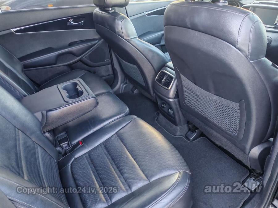 Melns Kia Sorento 2018 Tallina, ar dzinēja tilpumu 2.20 L un nobraukumu 190 tūkst. km par 15699 €, foto 15 vietnē AUTOMOTO.COM.LV