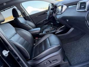 Black Kia Sorento 2019 in Siauliai, with an engine capacity of 2.20 L and mileage of 225 thousand km for 18790 €, photo 22 on AUTOMOTO.COM.LV