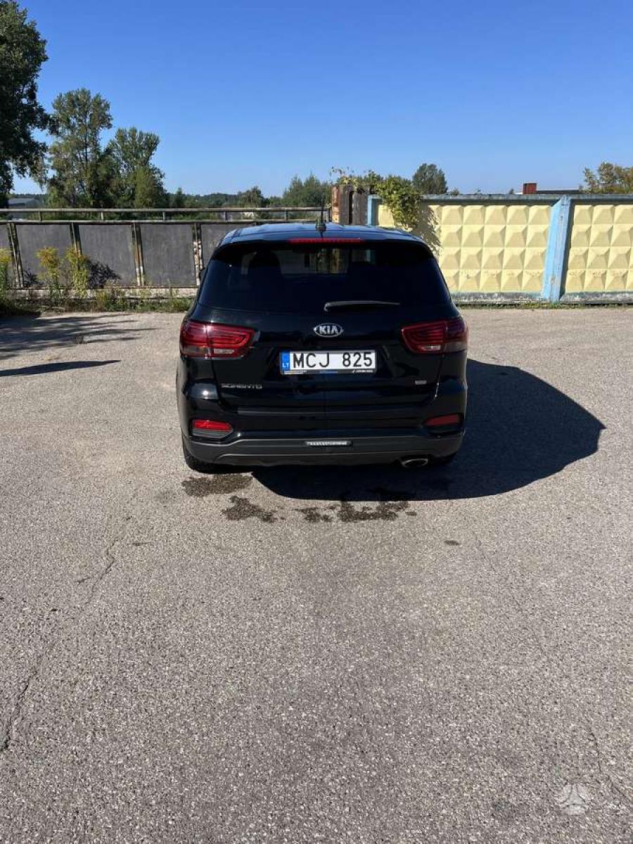 Melns Kia Sorento 2019 Kauņa, ar dzinēja tilpumu 2.40 L un nobraukumu 47 tūkst. km par 12500 €, foto 5 vietnē AUTOMOTO.COM.LV